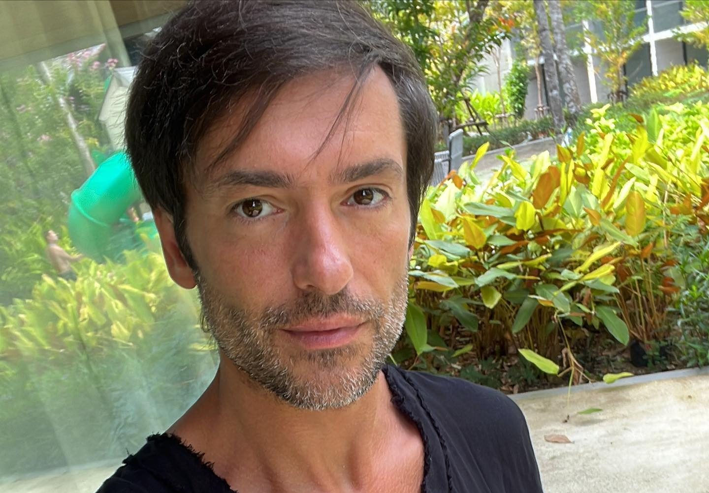 Radu Vâlcan are un frate mai tânăr cu 11 ani decât el. Vezi cum arată ...