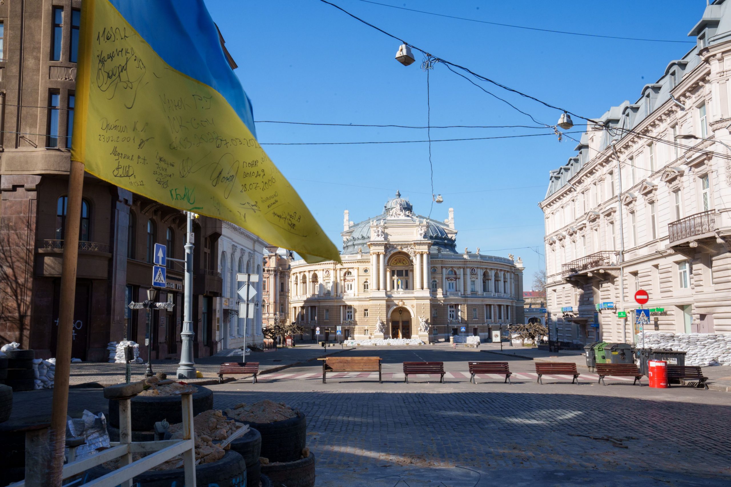 Sărăcie, concedieri, prețuri mari, deficit de combustibil, disperare ...