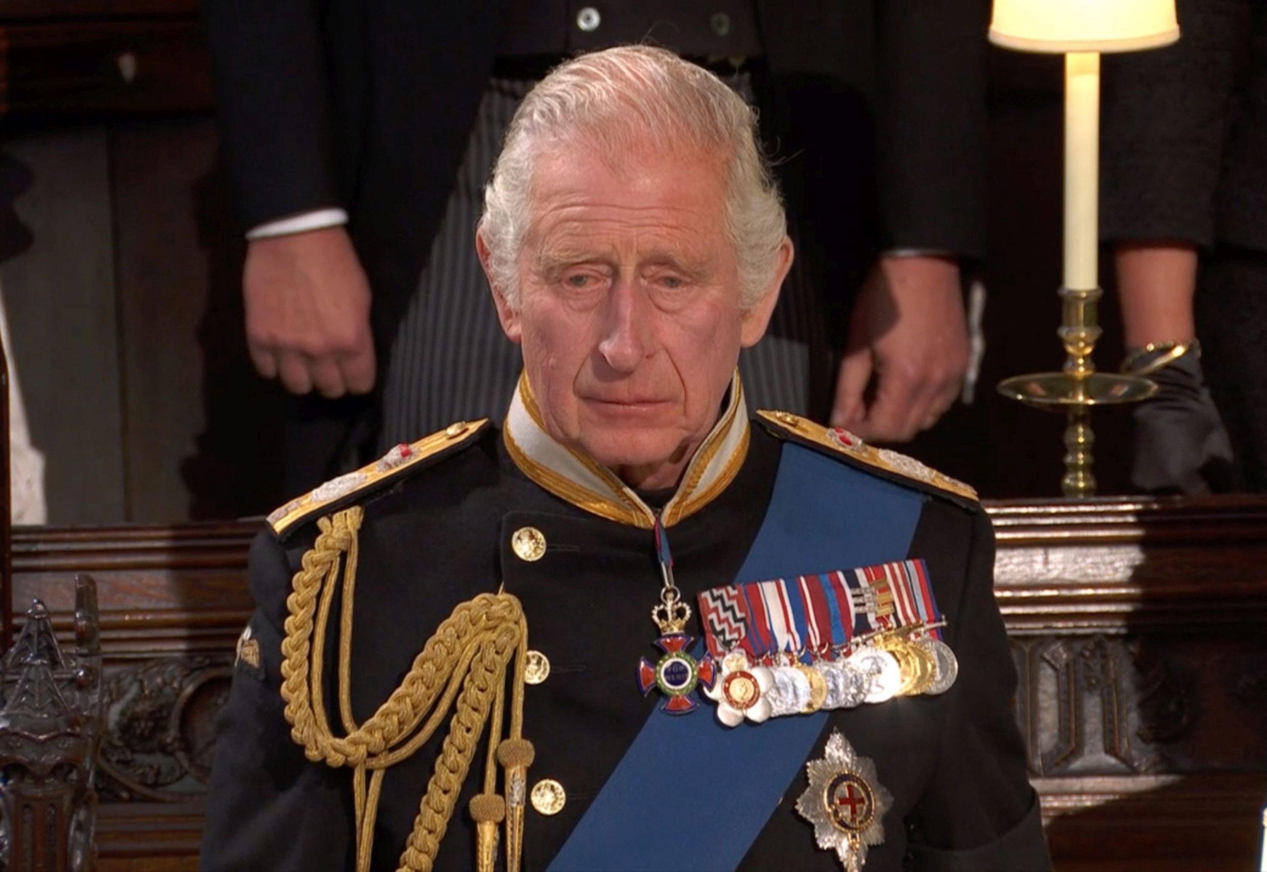 Regele Charles vrea s-o concedieze pe cea mai apropiată prietenă a ...