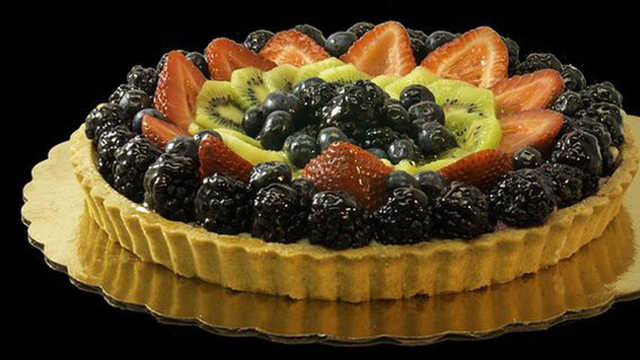 Un magazin a confundat tartele de plastic cu cele reale și le-a vândut ...